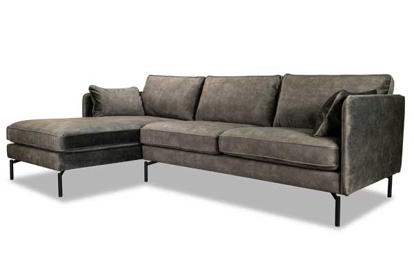 Kleine skandinavische Eckcouch.