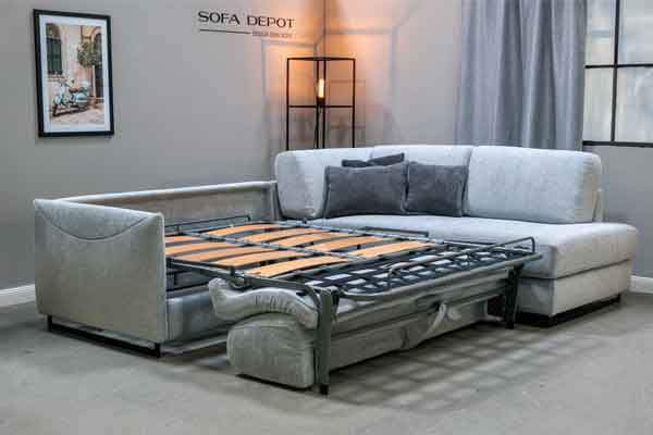 Ecksofa mit Bettkasten und Matratze